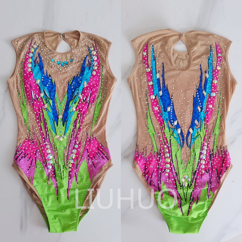 Elegance in synchronized swimsuits: the perfect fusion of style and fu