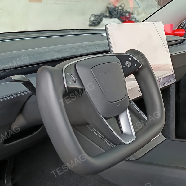 Model Y Juniper Yoke Steering Wheel with Heating Feature – TESMAG