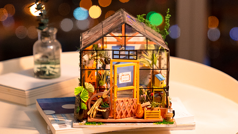 Essential Tools for DIY Miniature Building: A Beginner’s Guide
