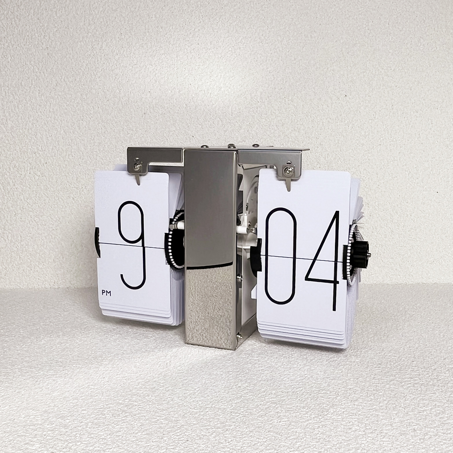 G-OUSSVE｜Mechanical page turning clock No pedestal design Creative aut