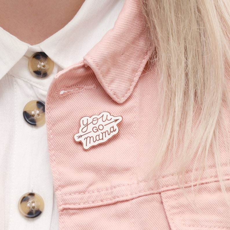 Mum Enamel Pin - Gift For Mum