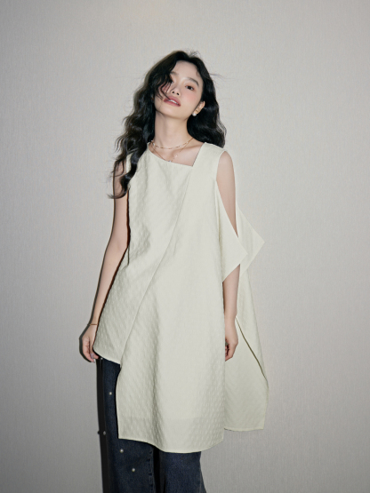 Asymmetric Hem Blouse – KUOSE.com Asymmetric Hem Blouse – KUOSE.com