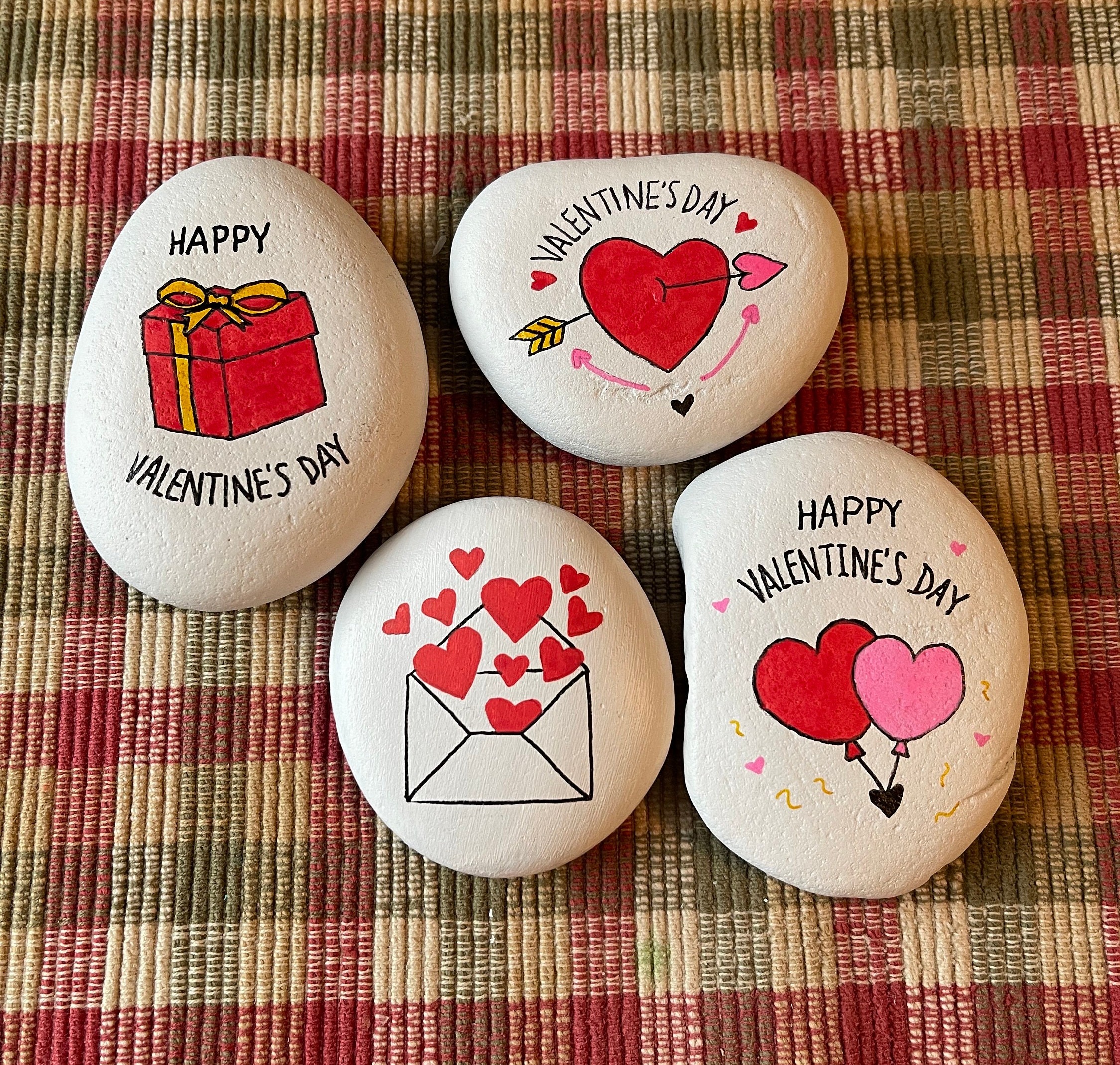 💘Valentine’s Day Handmade Painted Rocks Set