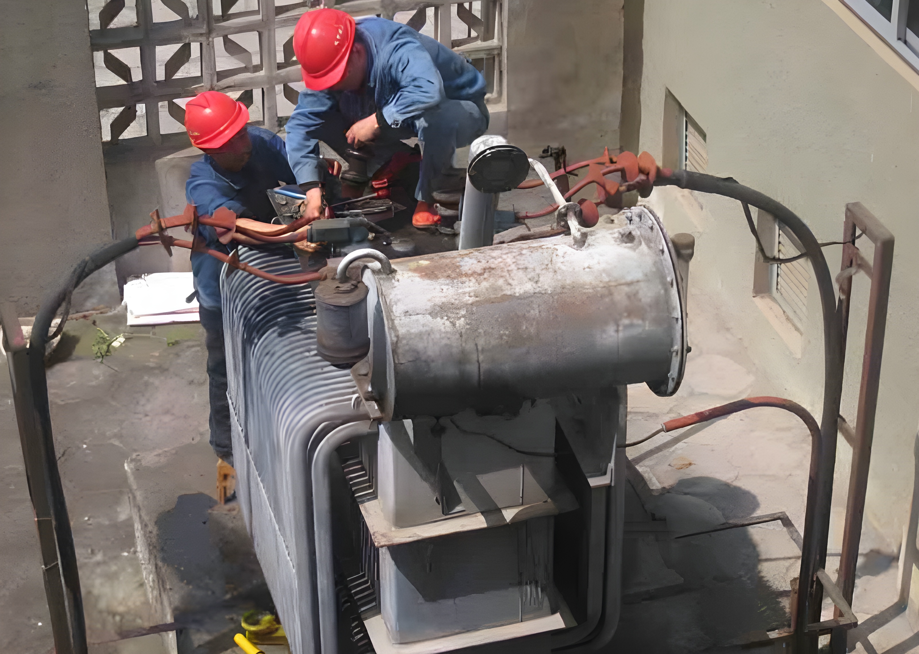 Safe Handling and Cleaning Guide for Transformer Oil