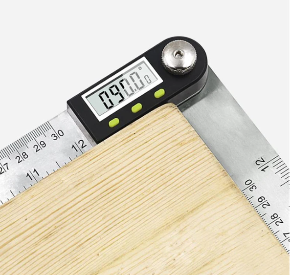 Angle ruler with digital display