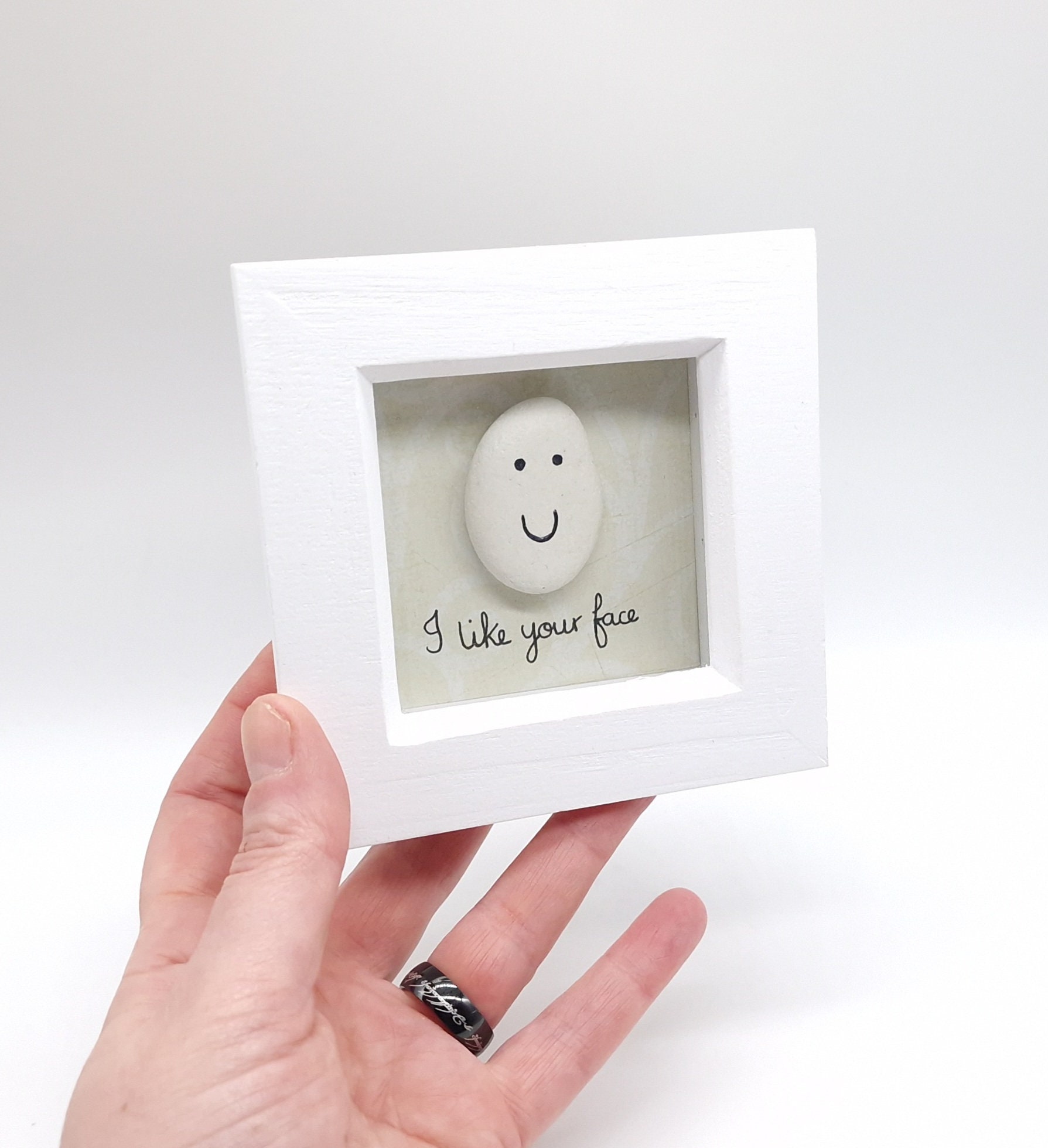 💖Pebble Face White Box Frame - I like your face