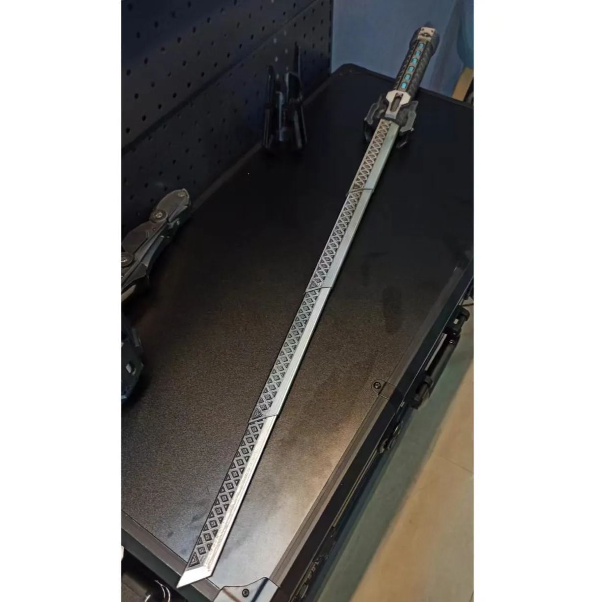 3D Printed Collapsible Sword- Adjustable Handle