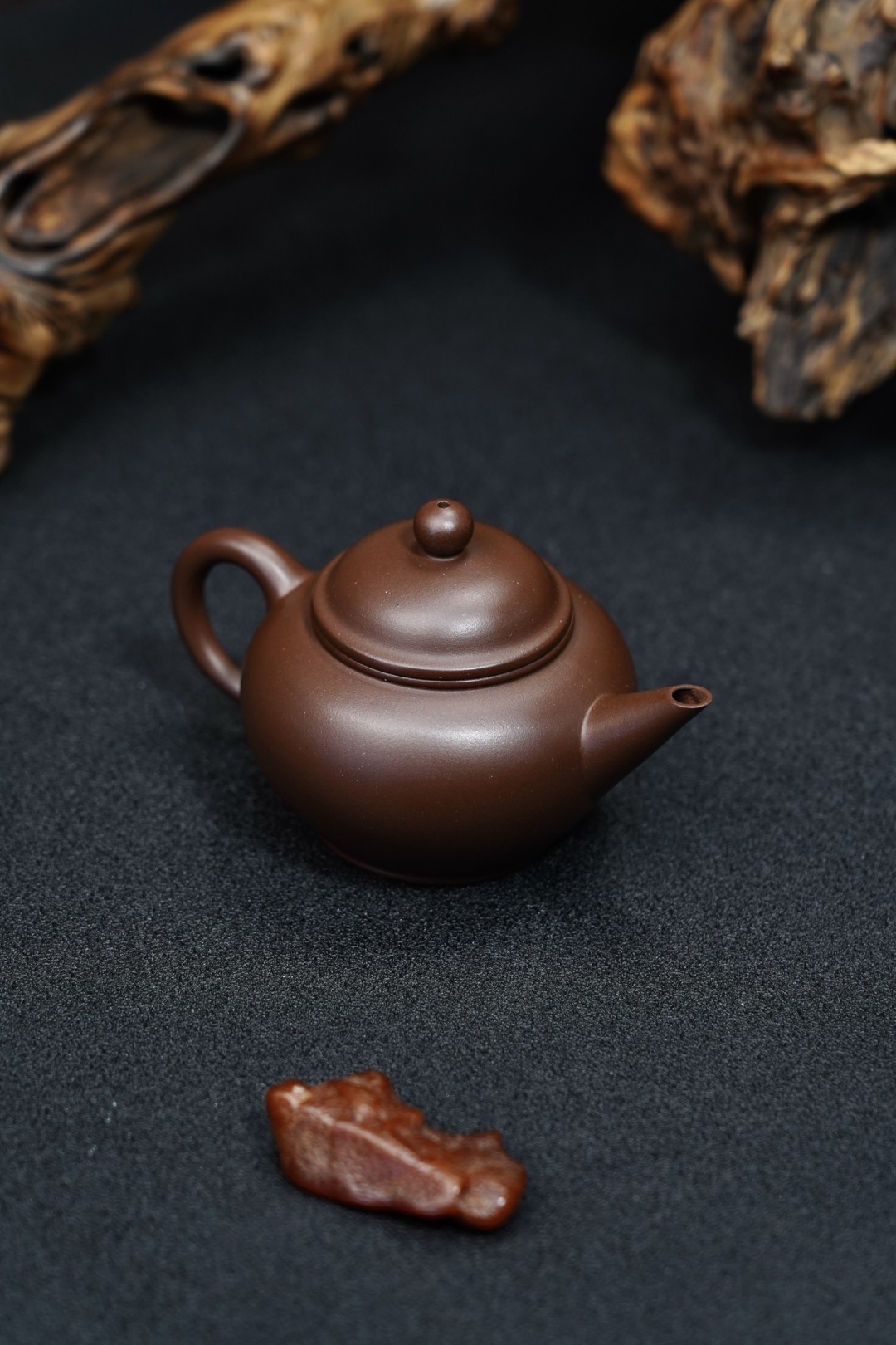 the "Horizontal", Yixing Purple Clay (Zisha) Teapot, Handmade Kung Fu