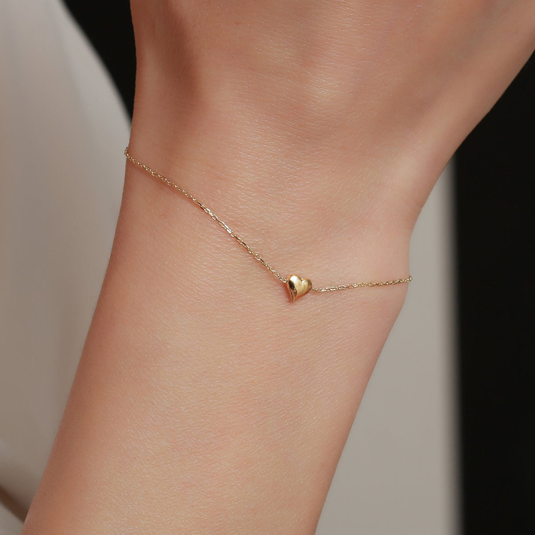 Gold Minimalist Heart Bracelet