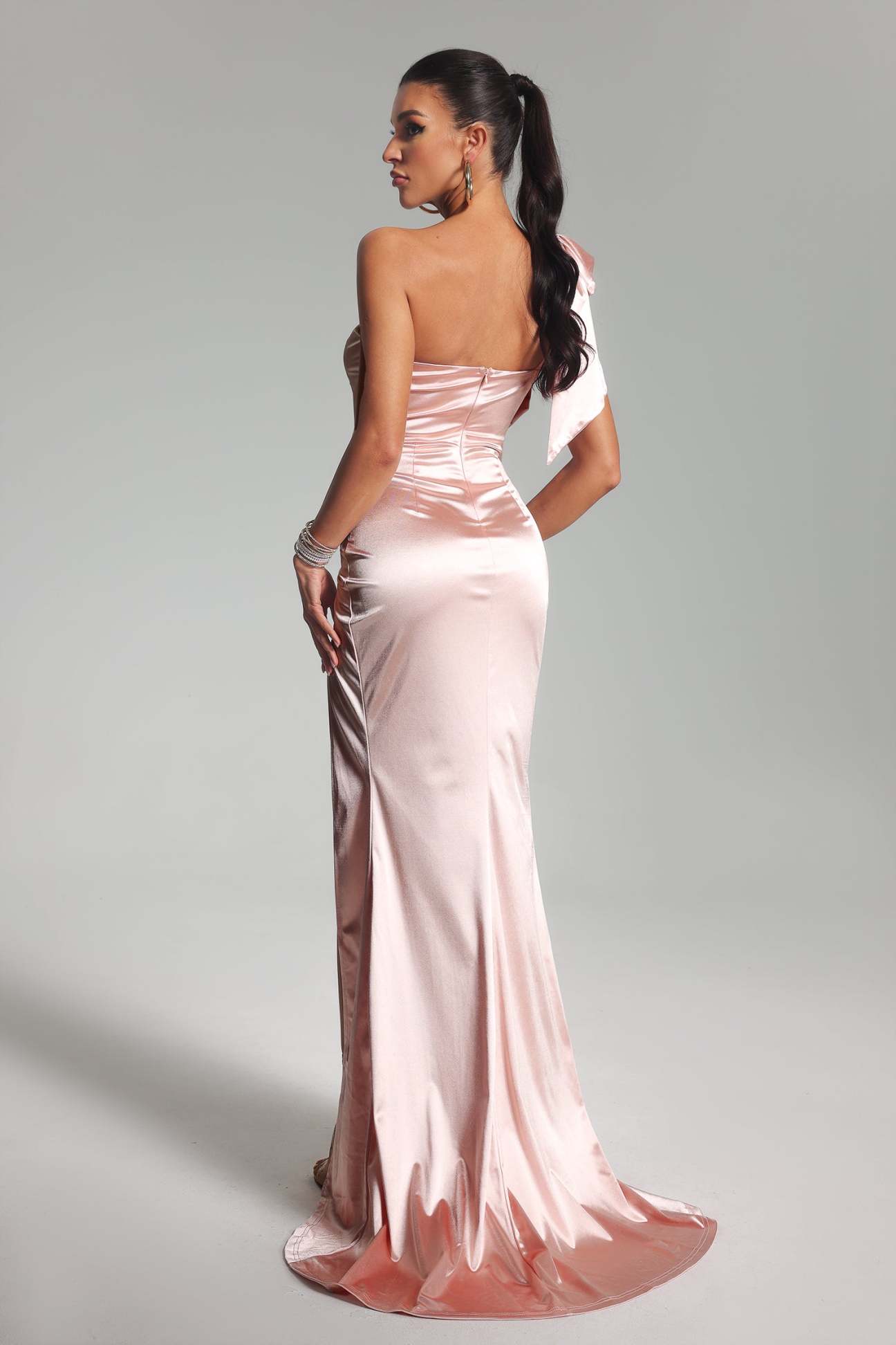 Bella Barnett | Style Iconically Shine Eternally – Bellabarnett