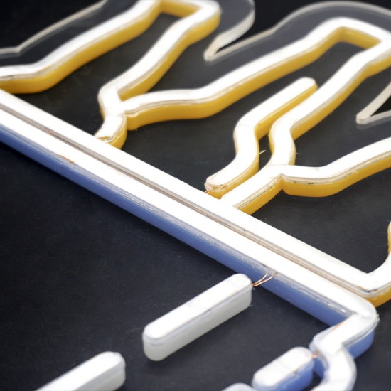 Beer Barrel Neon Sign-illusion