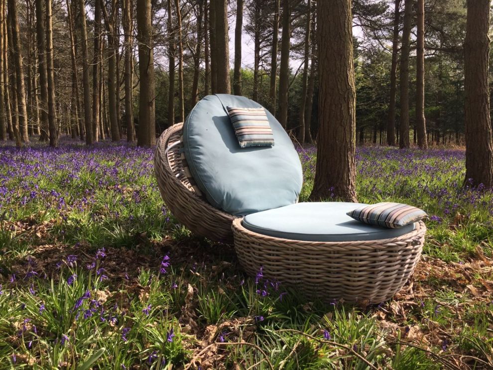 Fiji Magic Apple Day Bed – Garden Furniture Centre