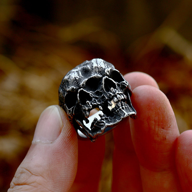 Double skull ring store