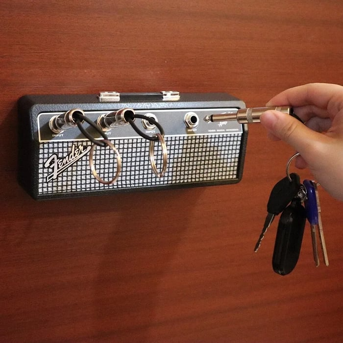 Guitar amp key holder
