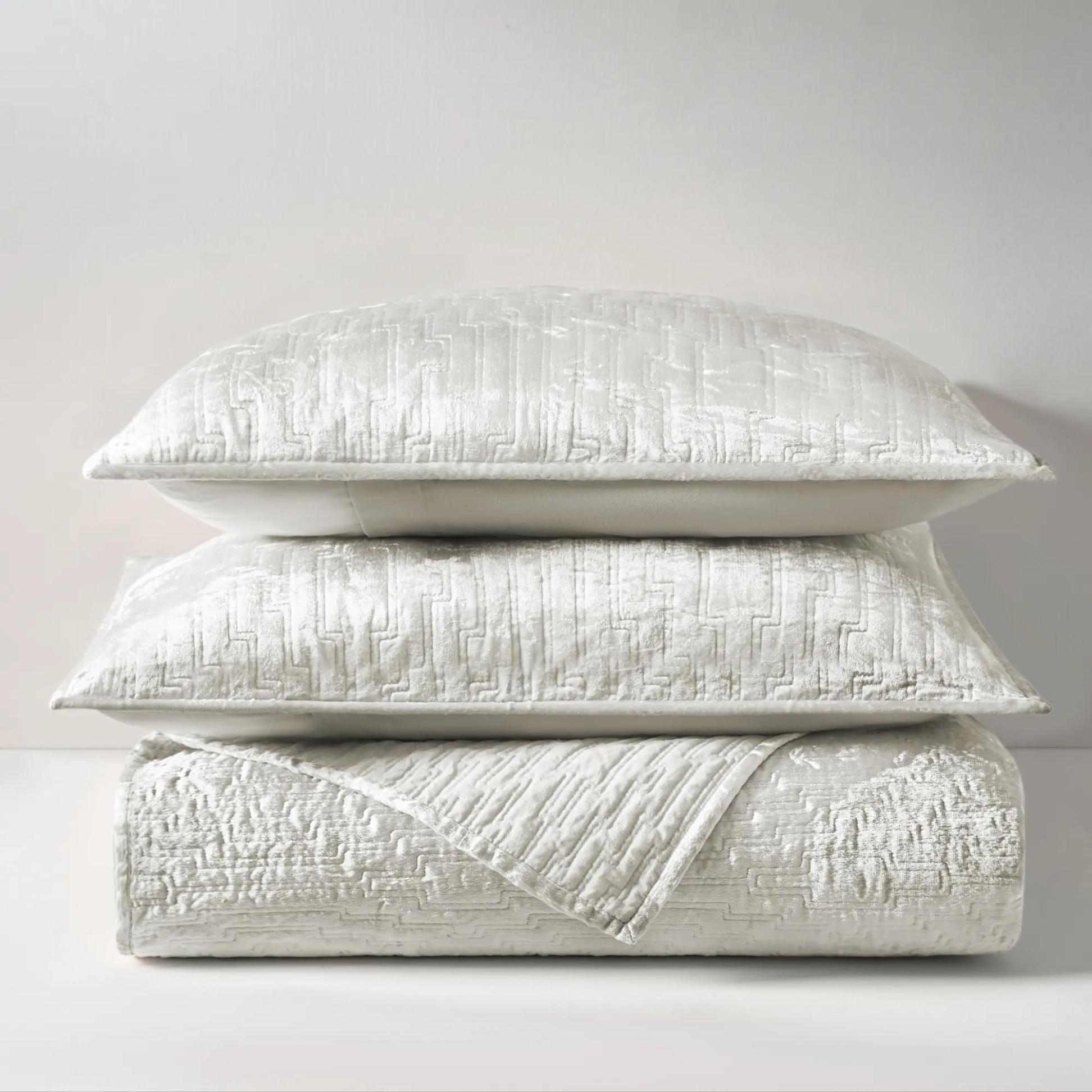 Glam Velvet Bedding - Cloud