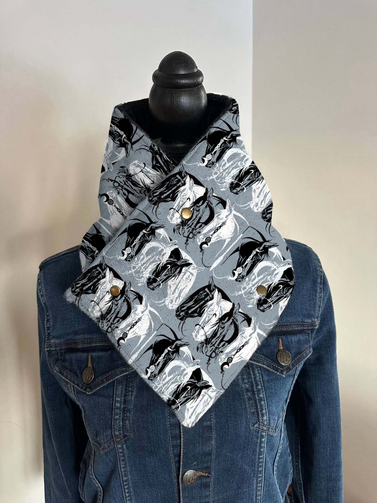 Women's Western Cowboy Black and White Horse Warm Neck Hood – yeehawher