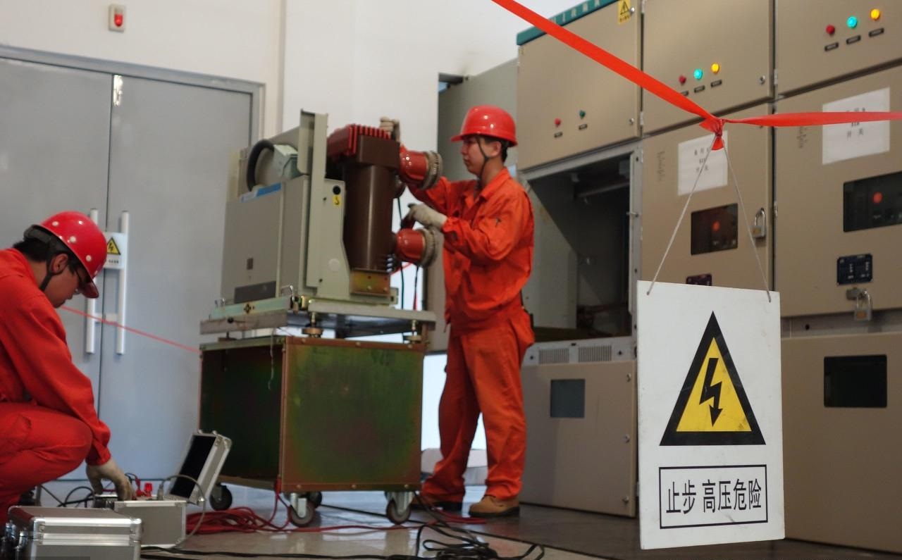 The Differences and Applications of Circuit Breakers, Load Switches an