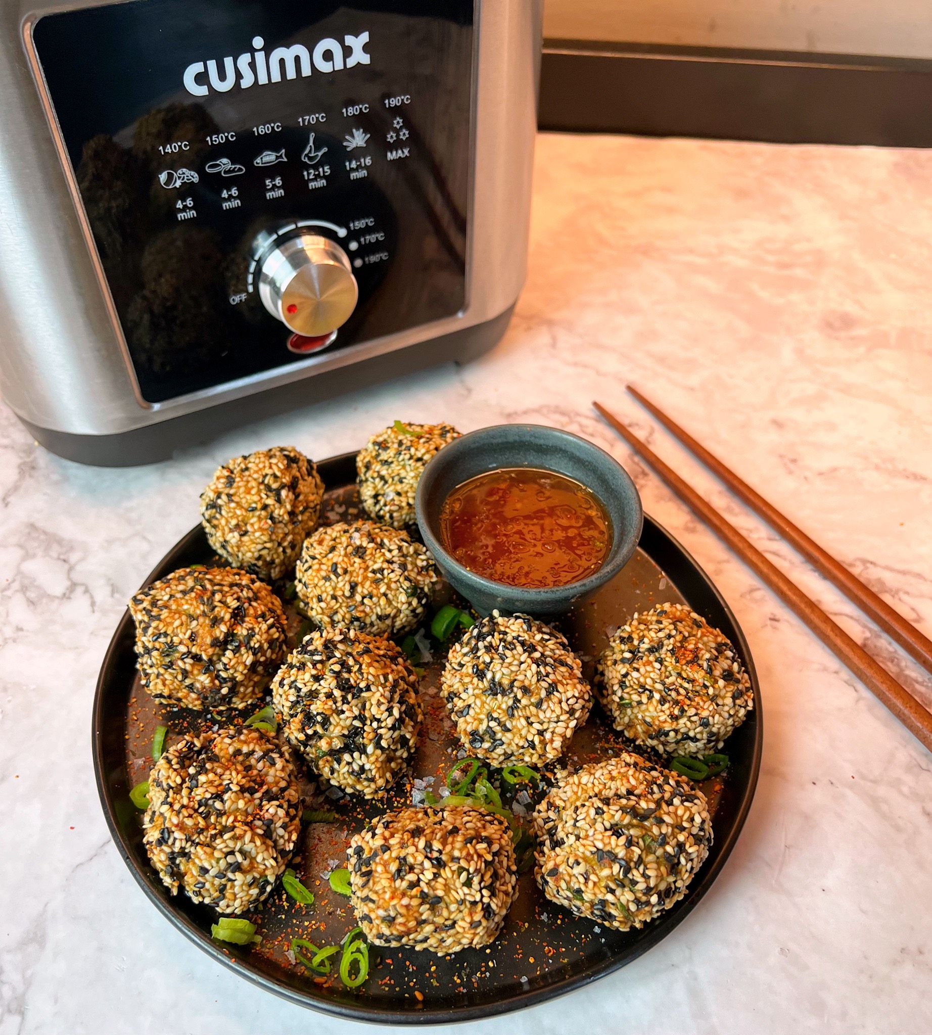 Prawn and sesame balls