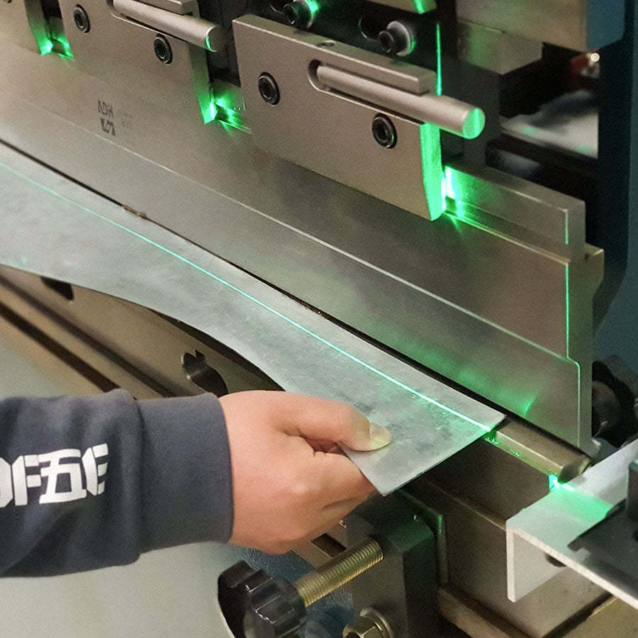 Magnetic laser alignment device for sheet metal bending machine press